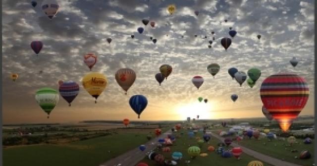Poze captivante: 329 de baloane