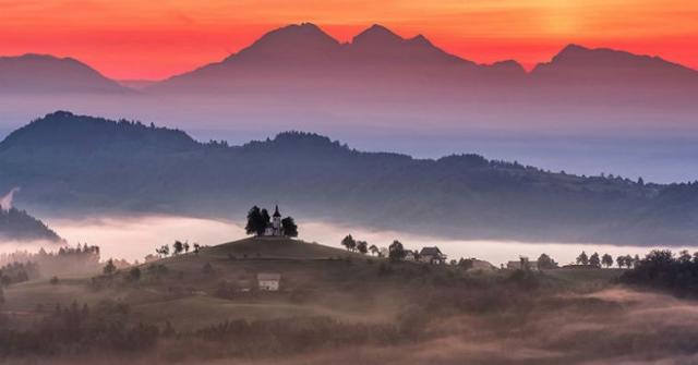 Frumusetea unei biserici, la rasarit